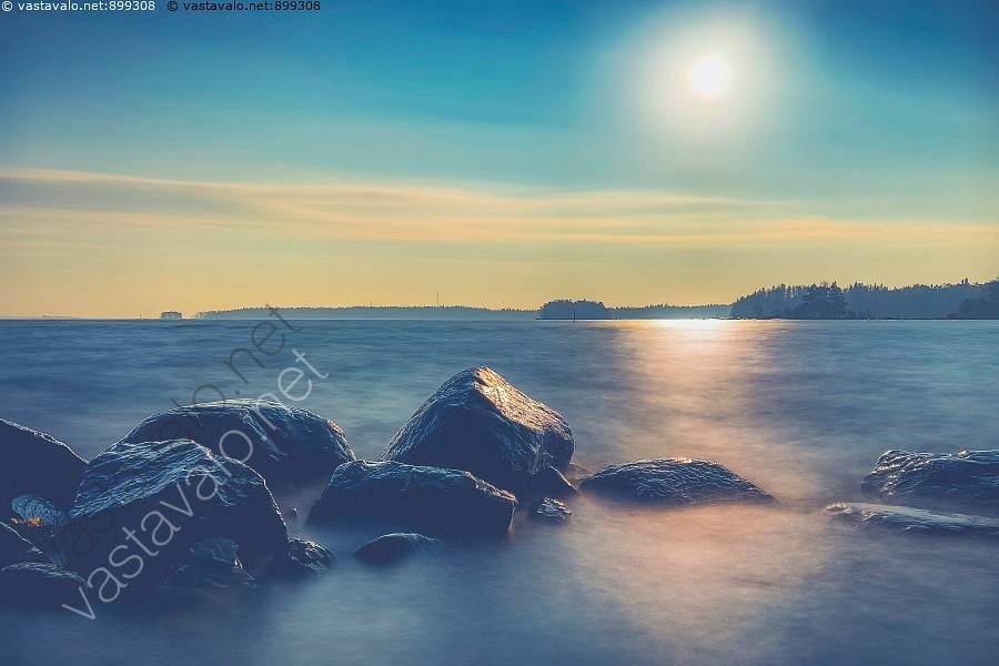 Kuva: Aurinko ja rantakivikko - meri kivi kivikko rantakivikko lohkare ...