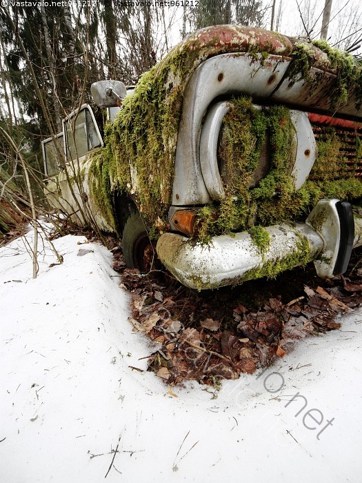 Kuva: Vanha sammaloitunut auto - vanha auto kulkuneuvo kulkuväline ...