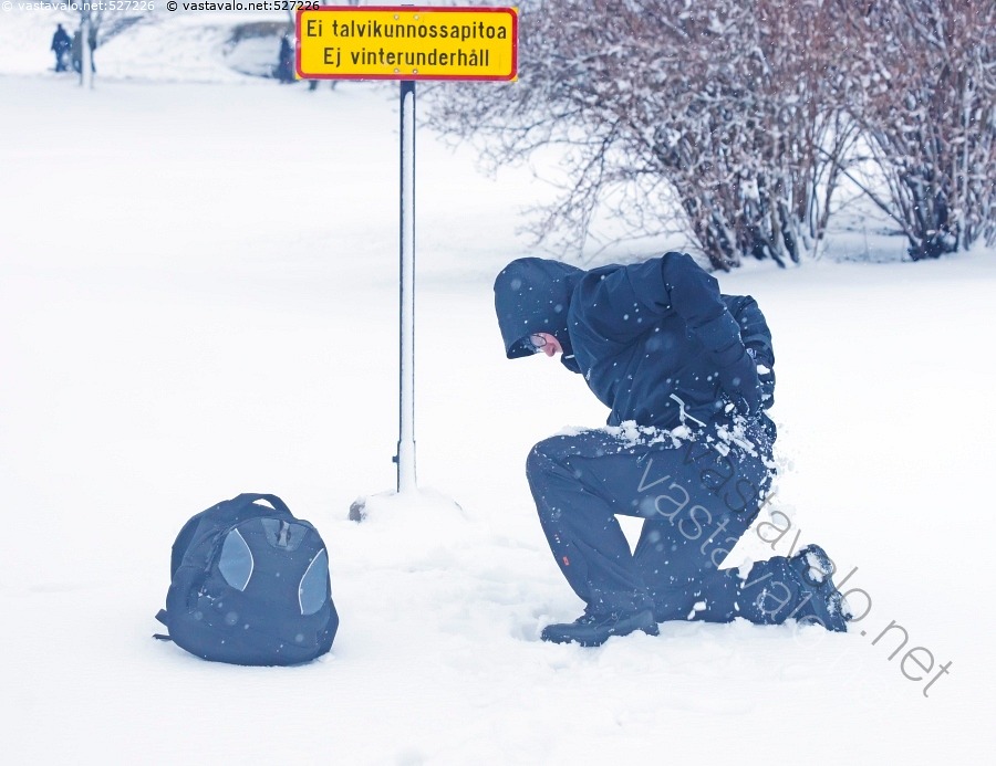 Kuva: Talviliukkaus yllätti - kaatua kaatunut kaatuminen liukastuminen ...
