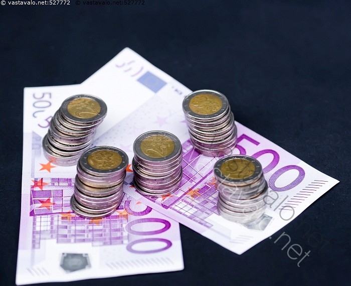Kuva: Setelit ja kolikot - 500 viisisataa euroa viidensadan euron ...