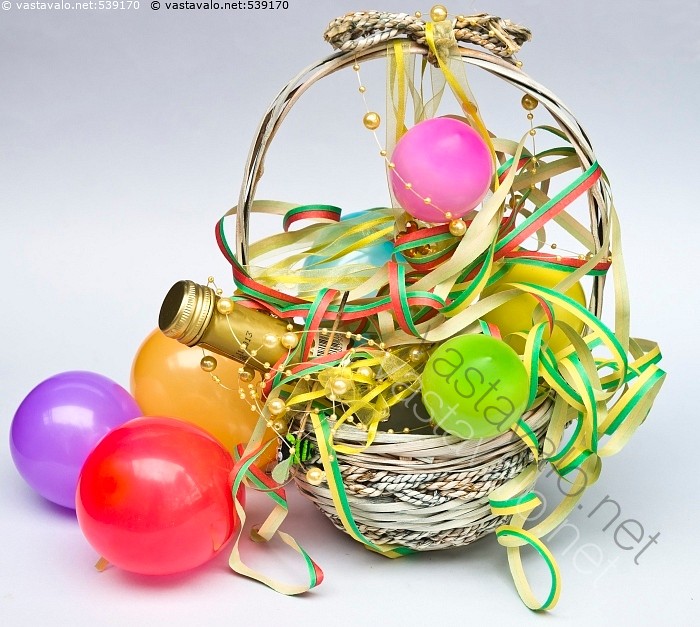 Kuva: Vappukori - vappu kuohuviini ilmapallo koristeet serpentiini ...