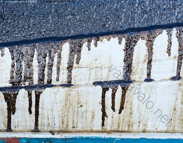 Kuva: Puuveneen tervaus - keväthuolto tervaaminen vastatervattu ...