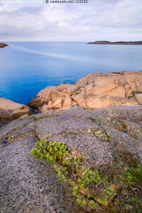 Kuva: Getan kallioita - meri ranta kallio punainen ahvenanmaa saaristo ...