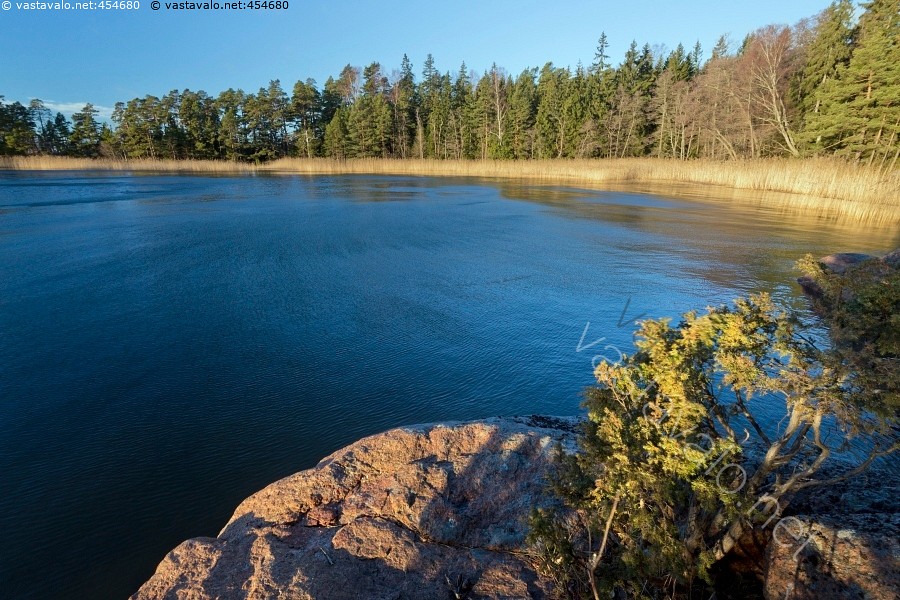 Kuva: Linlo - meri syksy ranta kallio Linlo Linlon ulkoilualue maisema ...