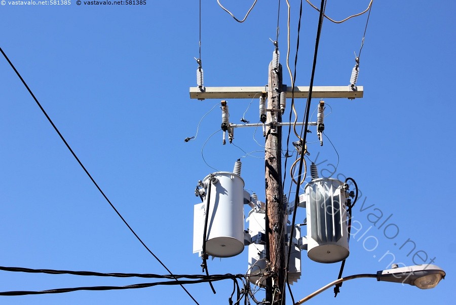 Kuva: Sähköhässäkkä - sähkö muuntoasema muuntaja sähköverkko taivas ...