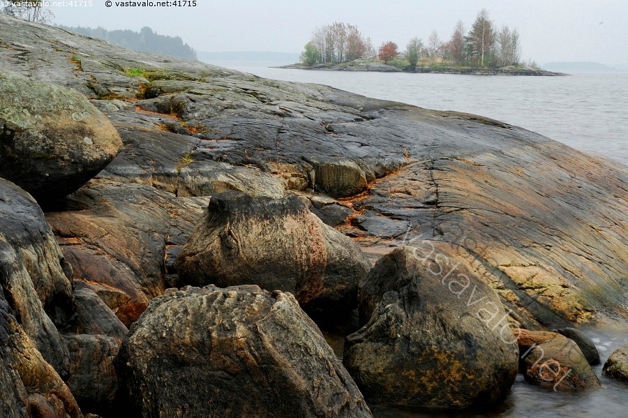 Kuva: rantakallio - rantakallio kallio ranta kivet järvimaisema ...