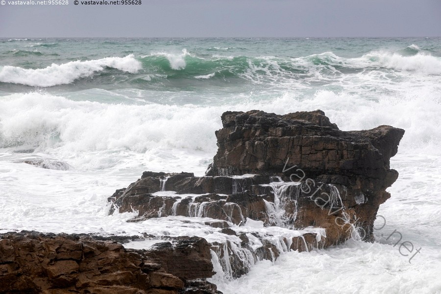 Kuva: Tyrskyt - Atlantin valtameri meri vesi tyrsky aalto kuohu ...