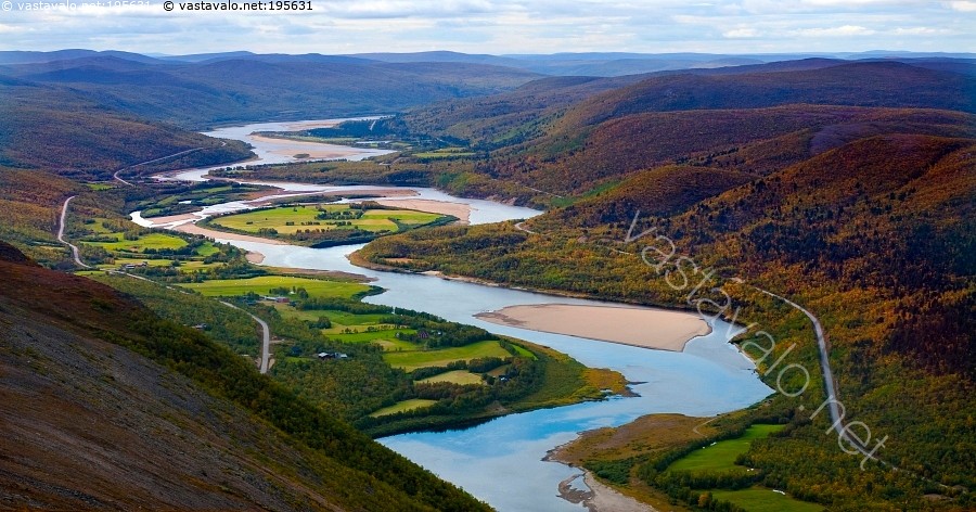 Kuva: Tenojoki 2 - maisema Lappi Teno Tenojoki Utsjoki joki syksy raja ...