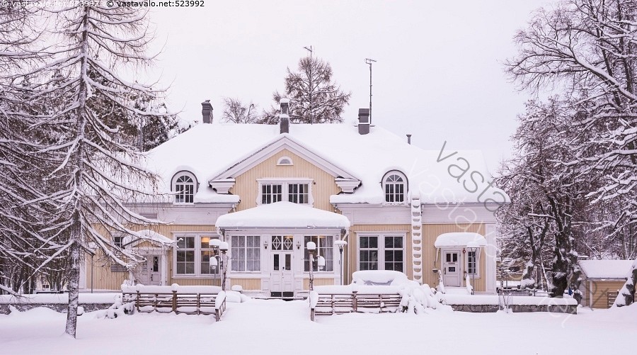 Kuva: Vanha kaupungintalo - historiallinen rakennus talvi lumi kaupunki ...