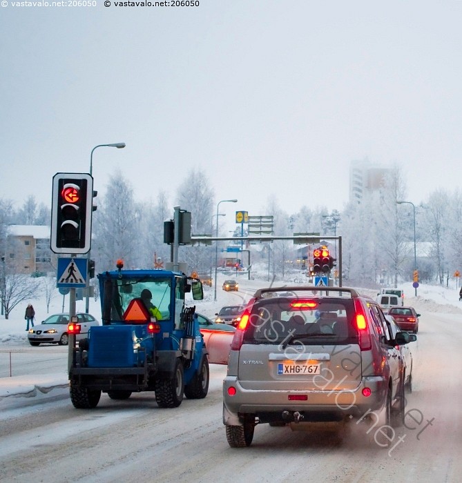 Kuva: Talviliikenne - auto talvi katu henkilöauto työkone lumiaura työ ...