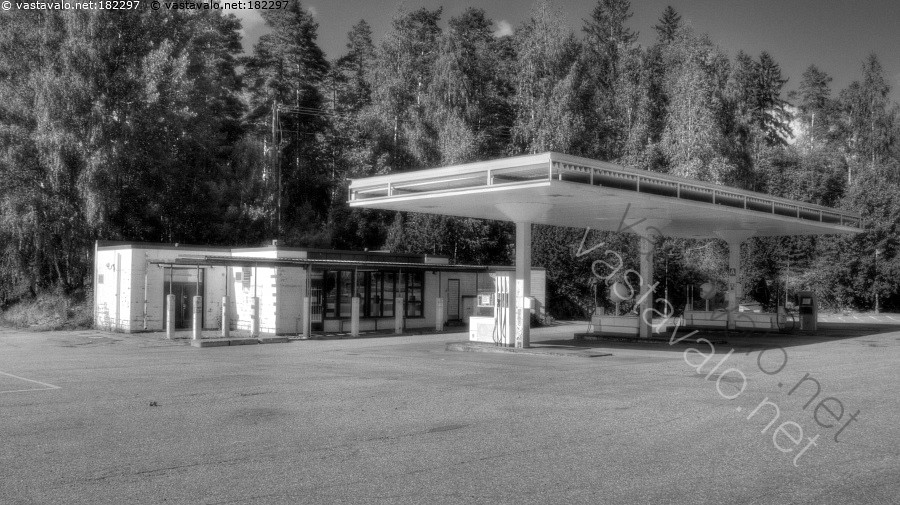 Kuva: Käytöstä poistunut - bensa-asema hylätty vanha pois käytöstä ...