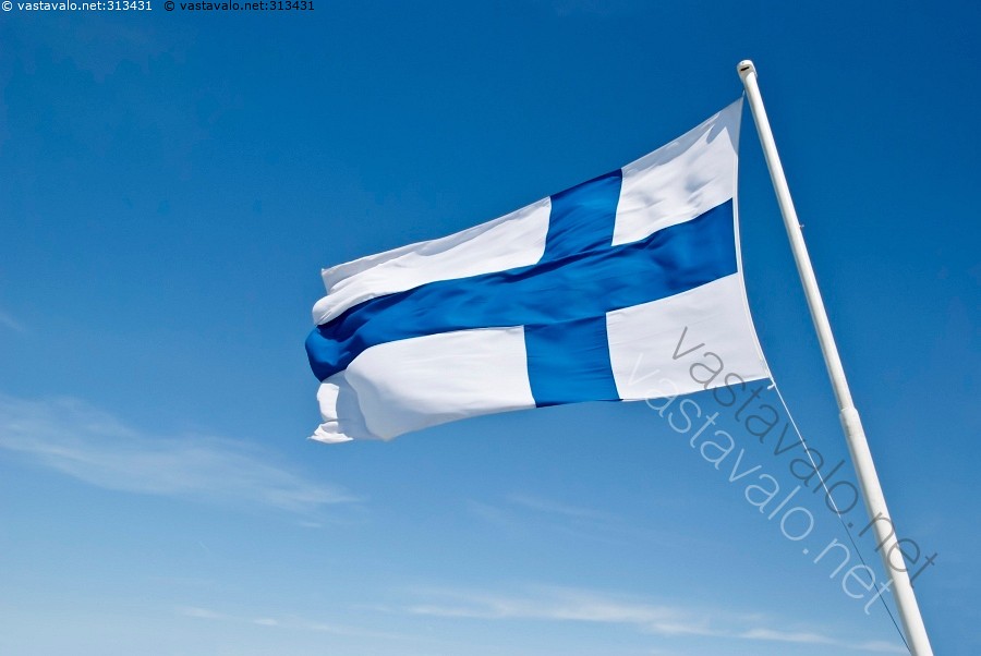 Kuva: Suomen lippu - lippu liputus liputtaminen Suomen siniristilippu ...