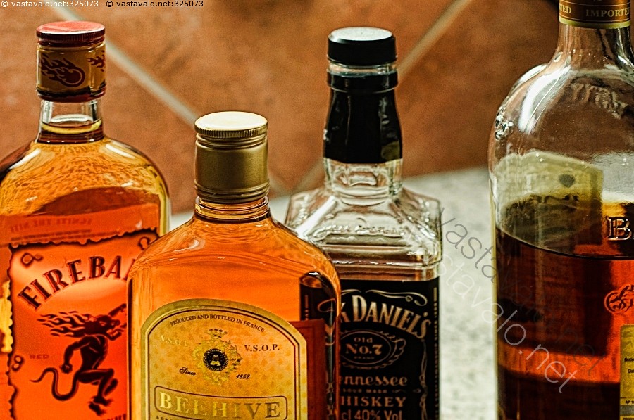 Kuva: Alkoholijuomia - alkoholi alkoholijuoma pullo viina viski brandy ...