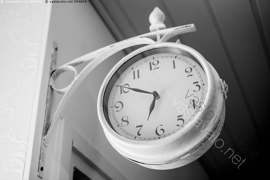 Kuva: Asemakello - asemakello kello kellotaulu numero numerot tunti ...