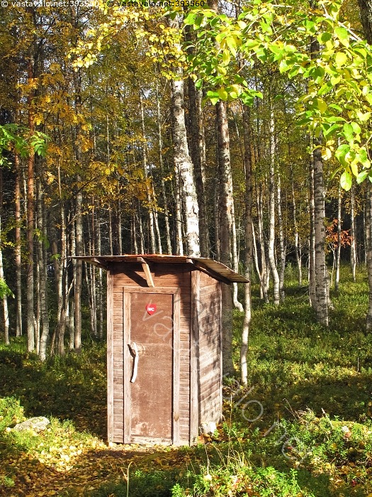 Kuva: Huussi - huussi vessa wc puusee ulkovessa veecee mökin vessanovi ...