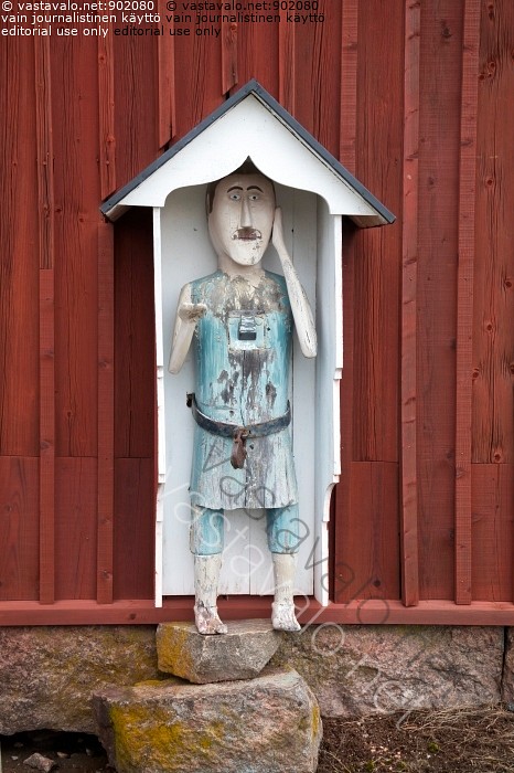 Kuva: Vaivaisukon kiitos - Kodisjoen kirkon vaivaisukko ukko puinen puu ...