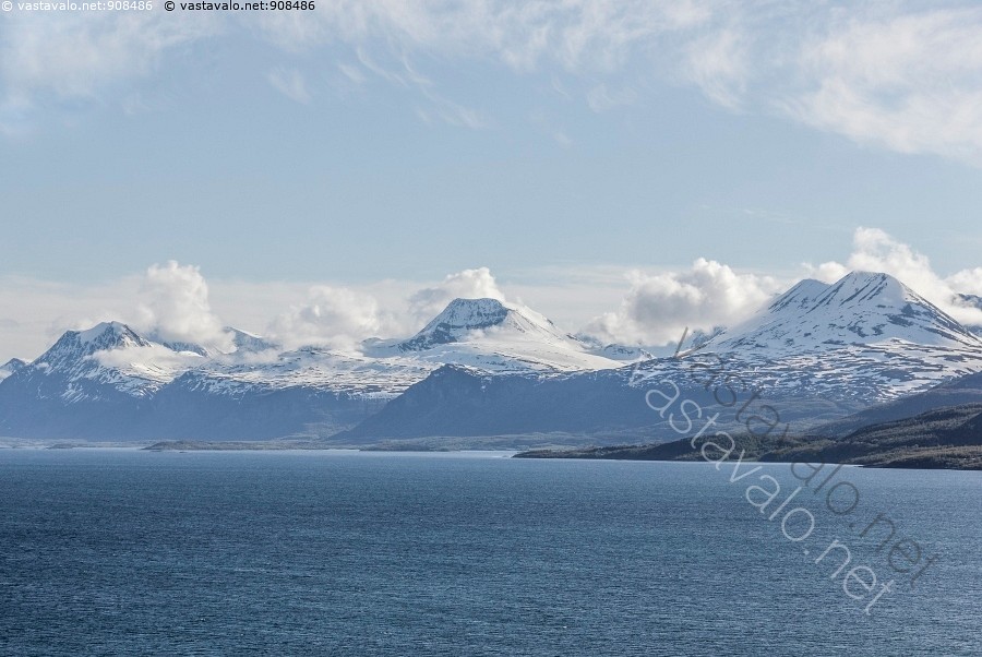 Kuva: Rantamaisema - rannikko ranta vesi meri Norjanmeri merivesi vuono ...