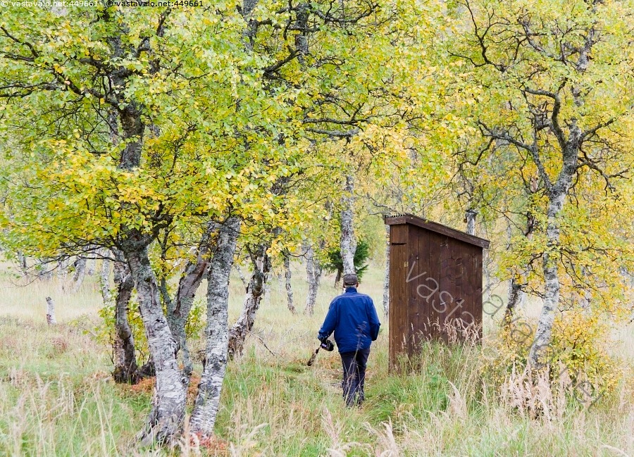 Kuva: WC koivikossa - vessa wc huussi puucee puinen kuivakäymälä ...