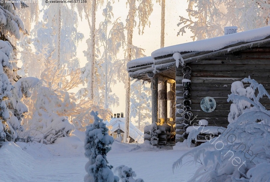 Kuva: Mökki - talvi talvinen talvella kylmä lunta lumi luminen hanki ...