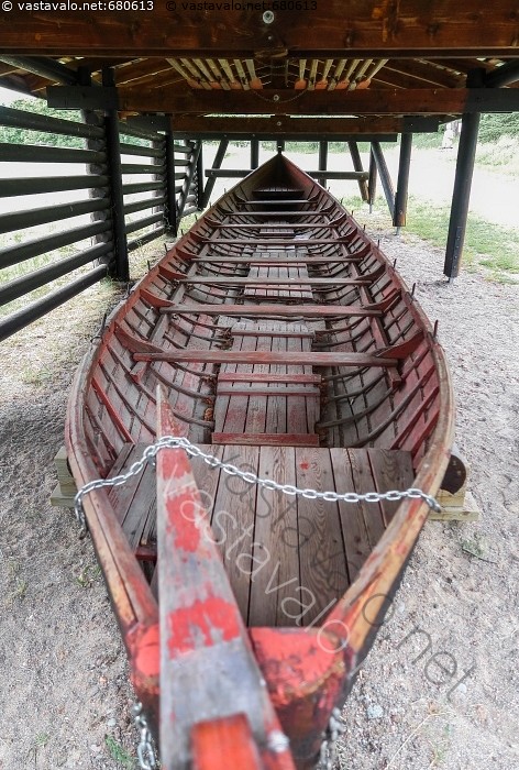 Kuva: Kirkkovene - kirkkovene pitkä vene perinteinen puuvene soutuvene ...