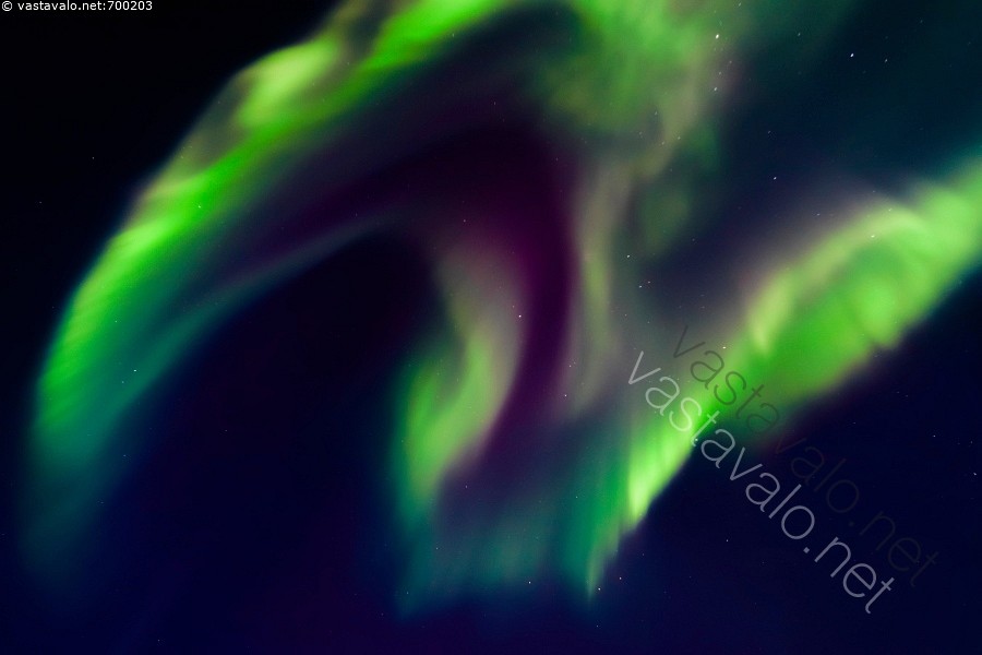 Kuva: Revontulet - revontulet aurora borealis värikäs aurinkotuuli ...