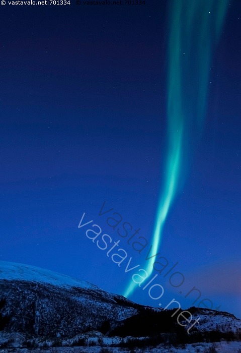 Kuva: Revontulet - revontulet aurora borealis värikäs aurinkotuuli ...