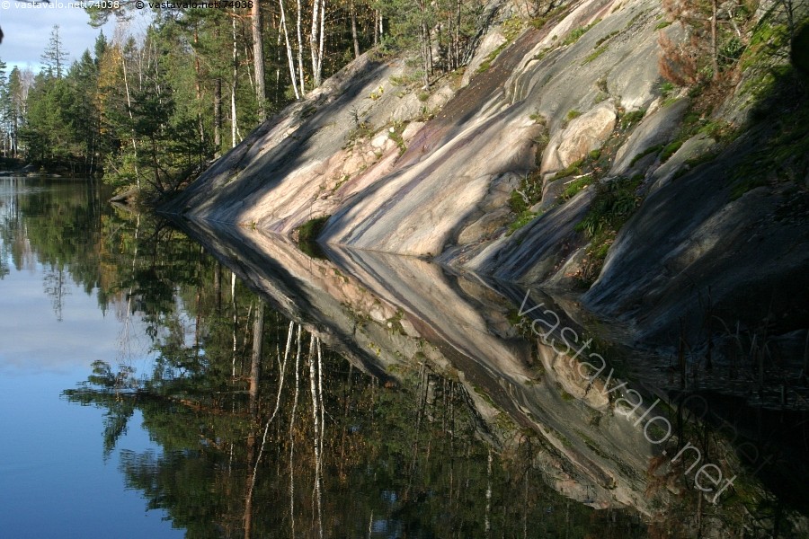 Kuva: Korpilampi - Espoo Lahnus Korpilampi vesistöt lammet kalliot ...