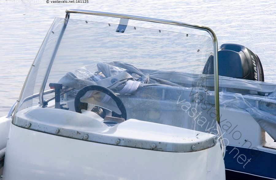 Kuva: Veneen ohjaamo - ohjaamo tuulilasi ohjauspyörä ratti pulpettivene ...