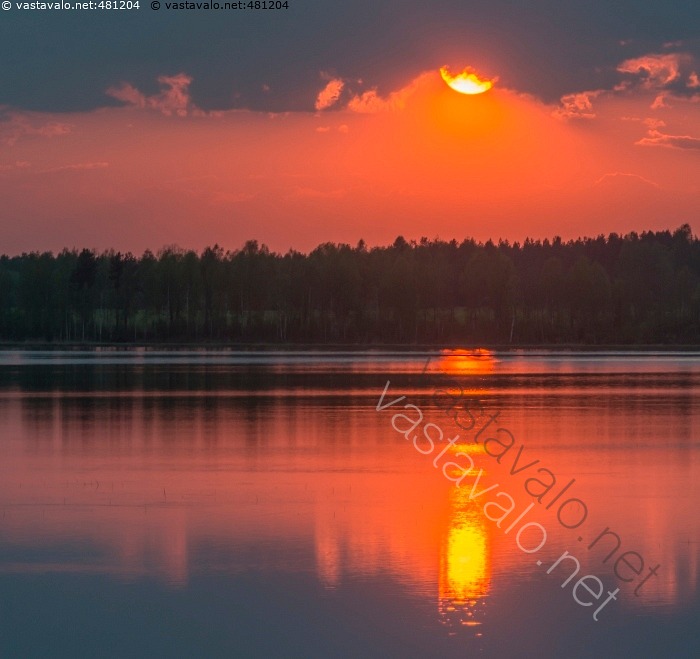 Kuva: Keväinen auringonlasku - aurinko ilta iltarusko auringonlasku ...