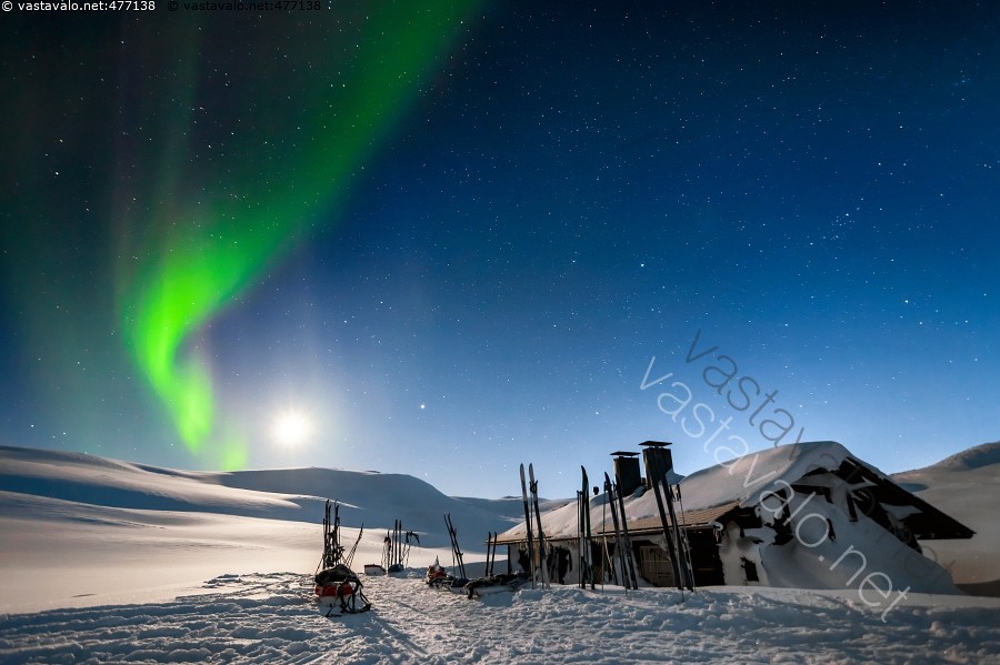 Kuva: Revontulia Haltilla - Haltin autiotupa revontulet revontuli Halti ...