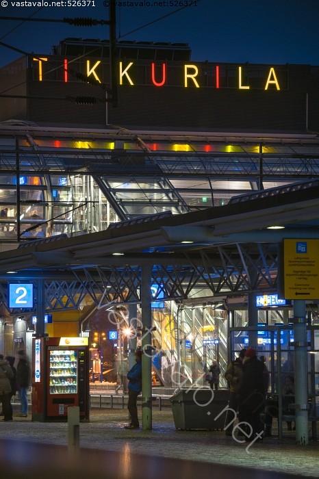 Kuva: Tikkurilan uusi asema - rautatieasema Tikkurila Tikkurilan asema asemalaituri laituri ...