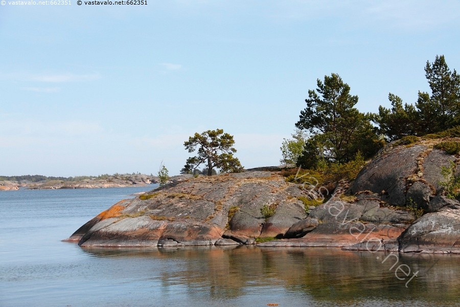 Kuva: Rantakallio - rantakallio kallio ranta puut meri Itämeri ...