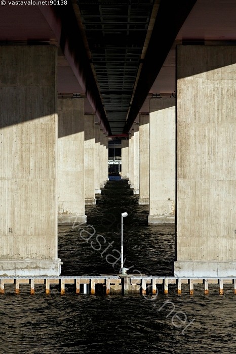 Kuva: Lidingön maantiesilta - betoni palkki pilari betonipilari ...