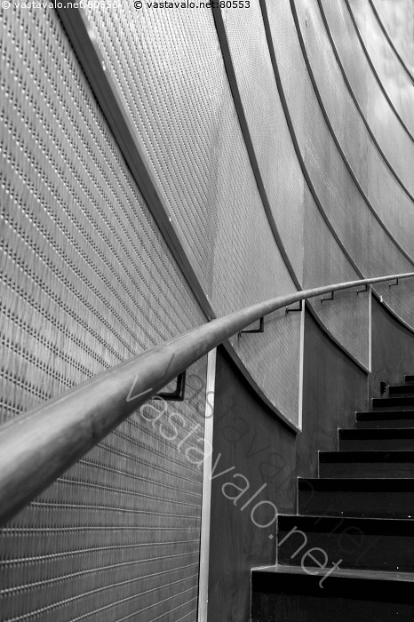 Kuva: Portaat - kaide metallinen seinäpinta rakenne kaareva muoto ...