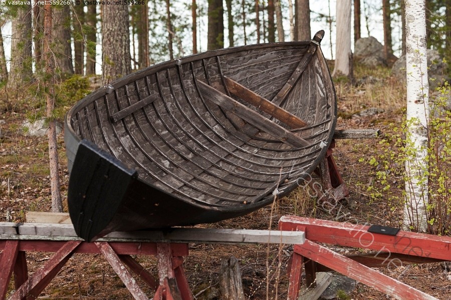 Kuva: Tervatun veneen sisäpuoli - tervattu puuvene vene terva veneterva ...