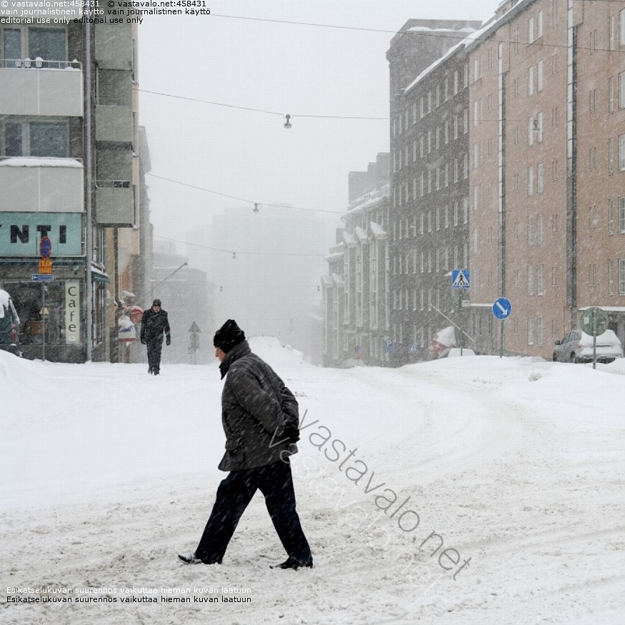 Kuva: Kadunylitys - talvi talvinen lumi luminen lunta lumisade sade ...