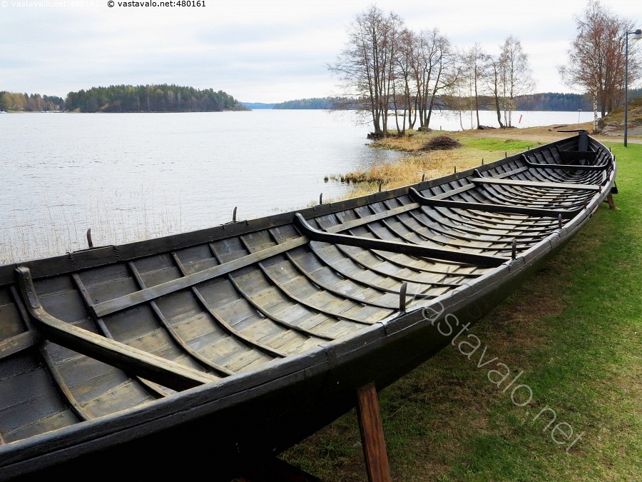 Kuva: Kirkkovene - kirkkovene vene pitkä tervattu suuri puinen puuvene ...