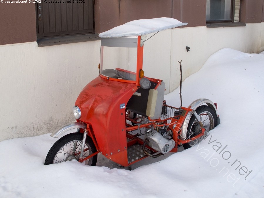 Kuva: Talviseisonnassa - mopo kolmipyöräinen kolmipyörä mopedi invamopo ...
