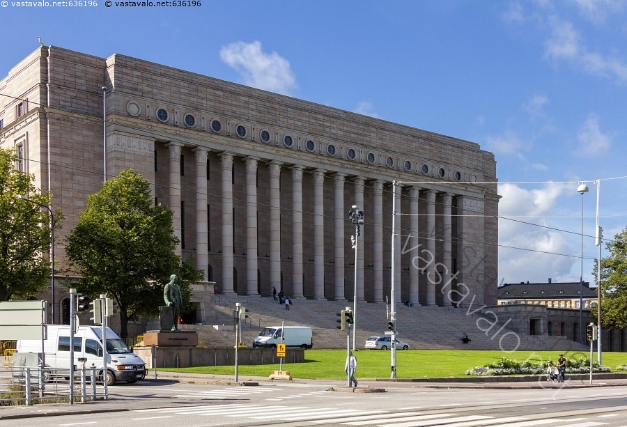 Kuva: Eduskuntatalo - arkkitehtuuri eduskuntatalo sisäänkäynti fasadi ...