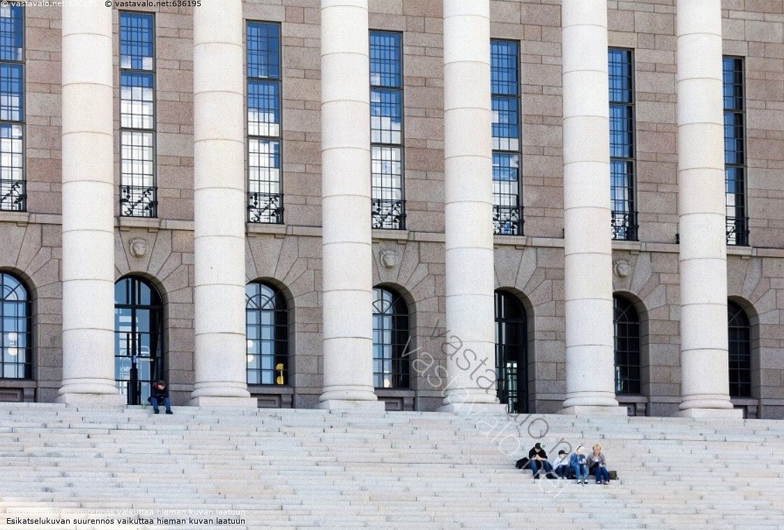 Kuva: Eduskuntatalo - arkkitehtuuri eduskuntatalo sisäänkäynti fasadi ...