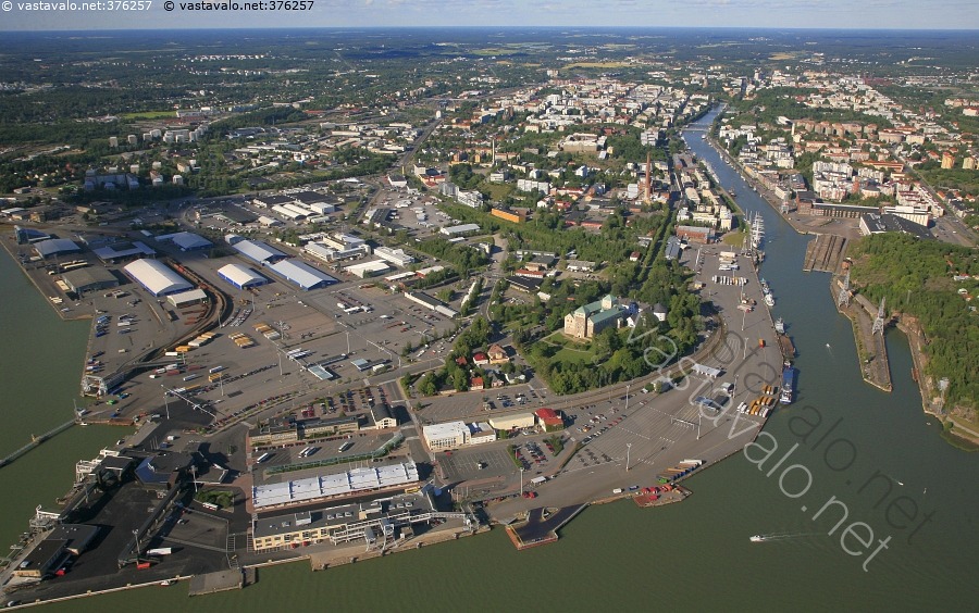 Kuva: Turku 2 - ilmakuva ilmavalokuva jokimaisema Turku satama ...