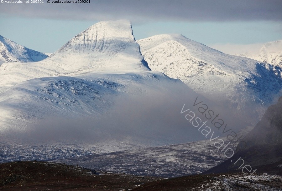 Kuva: Tunturit pilvissä - tunturi vuori talvi syksy Paras norja lokakuu ...