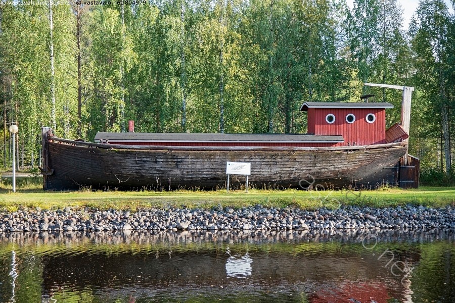Kuva: Tervattu museoproomu - tervattu proomu puuproomu puualus ...