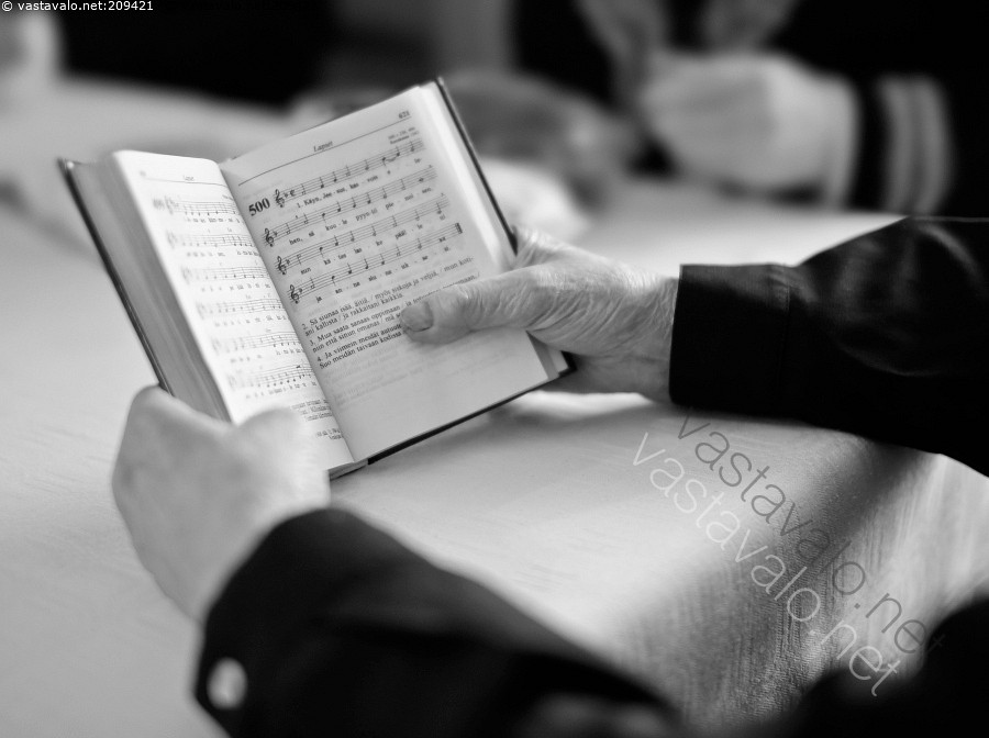 Kuva: Vanhus ja virsikirja - virsi virsikirja kirja nuotit nuotteja ...