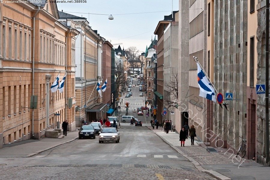 Kuva: Fabianinkatu - katunäkymä katu Fabianinkatu Suomen liput ...