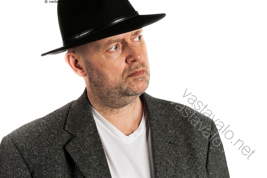 Kuva: Mies - mies katse ihminen hattu päähine parta kasvot pikkutakki ...