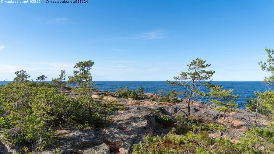Kuva: Kallio meren äärellä - kallio rantakallio meri Itämeri ...