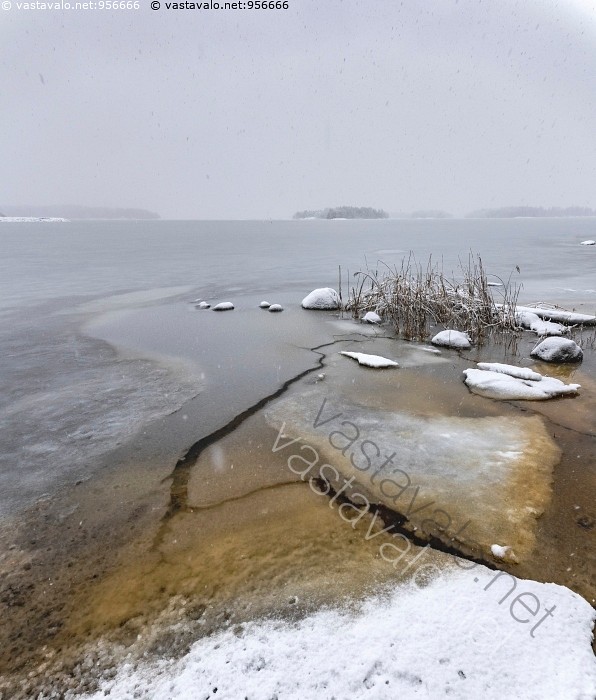 Kuva: Veden olomuotoja - talvi talvinen kylmä kylmyys lumisade ...