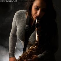 Kuva: Nainen ja soitin - saksofoni saxofoni saksofonisti saxofonisti ...