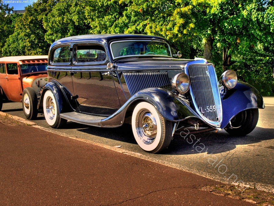 Kuva: Museoautot - Museoautot vanha auto aika katu helsinki heijastus ...